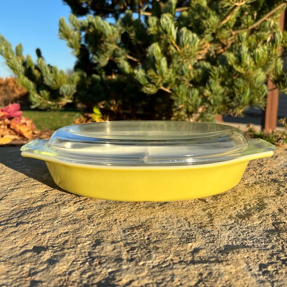 Pyrex | Kitchen | Vintage Pyrex Yellow Divided Bakingserving Dish With ...